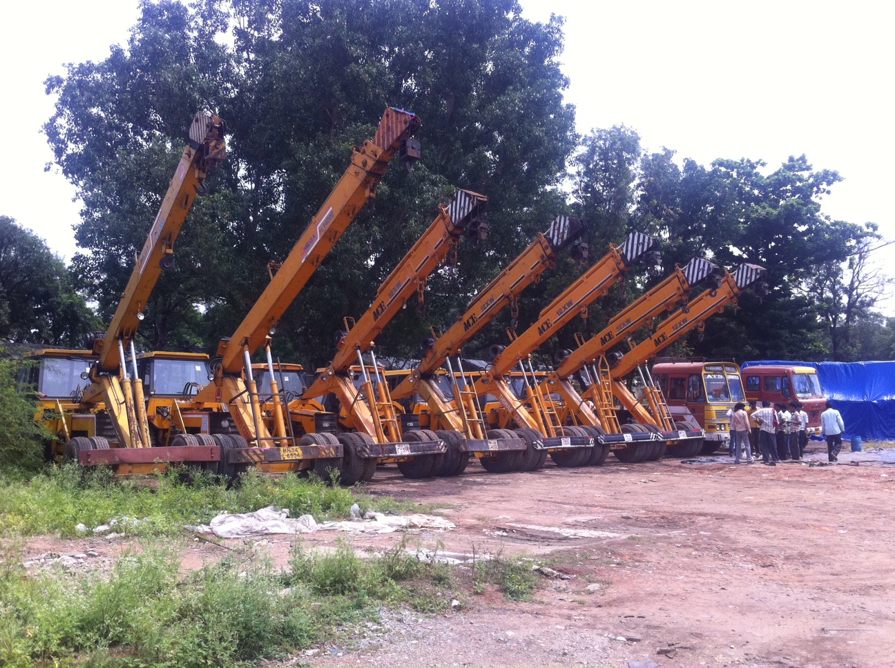 Material Handling Loading And Unloading – Trussless Roofing| Garuda ...